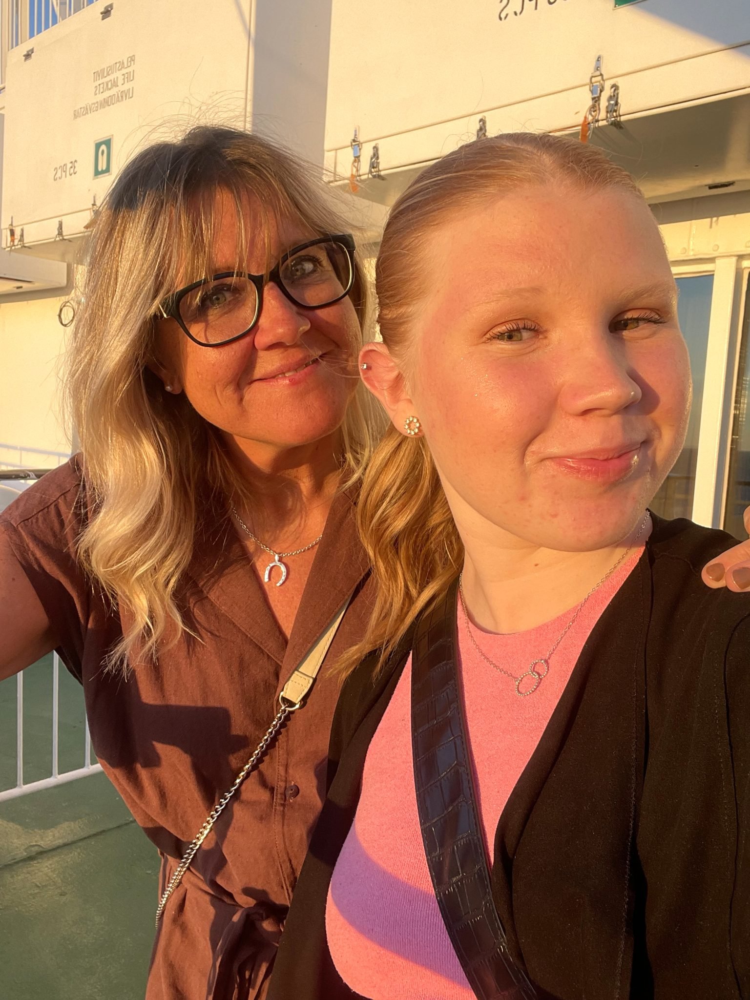 Elin blev Sveriges yngsta mamma som 14-åring