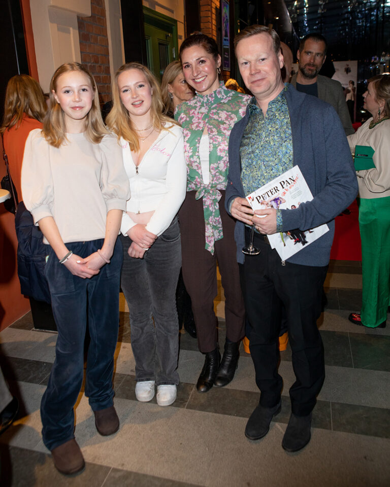 Johan Glans om sin stand up-debut: ”Chockerande dålig”