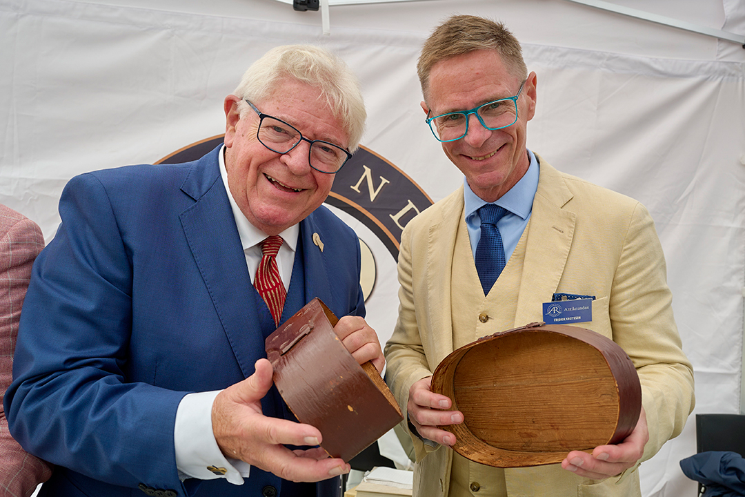 Anne Lundbergs jubileumspresent: Enorm guldklocka