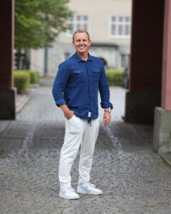 Måns Möller om singellivet, Viggo och nya föreställningen