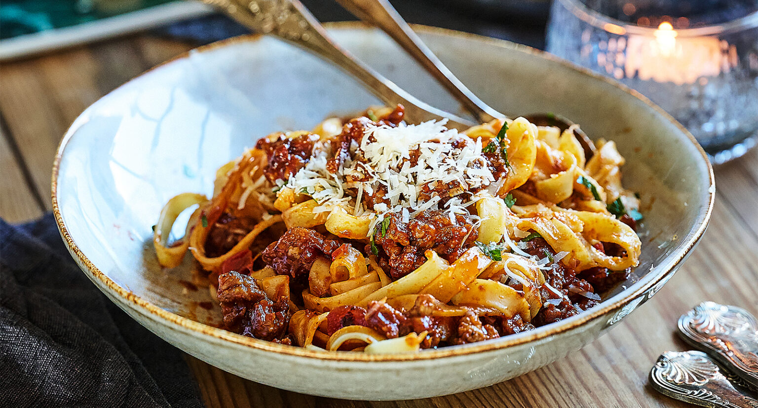 Pasta med julskinka, svamp och parmesan - Hemmets Journal
