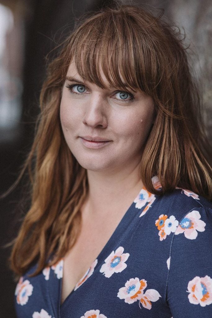 Clara och Erica skriver bok om utmattning: “Man ska inte känna att det ...