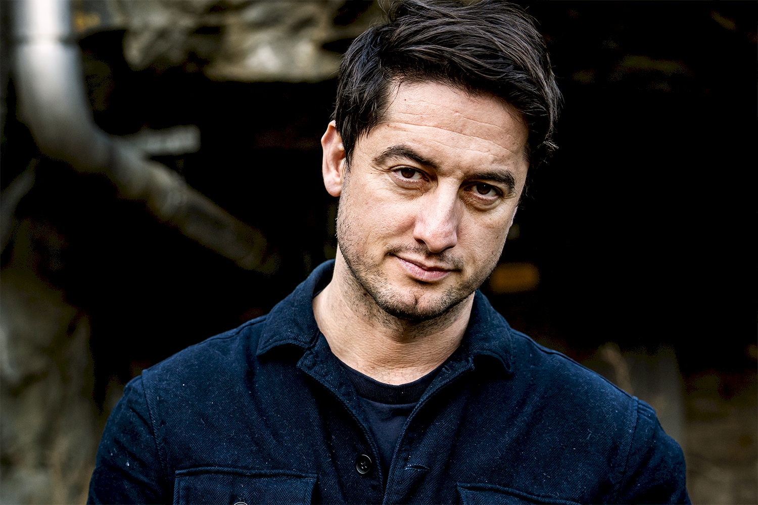 Krimjournalisten Diamant Salihu har skrivit ny bok om gängkriminalitet