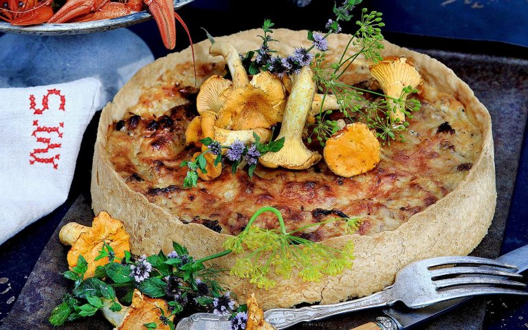 Kantarellpaj med kryddost - Icakuriren