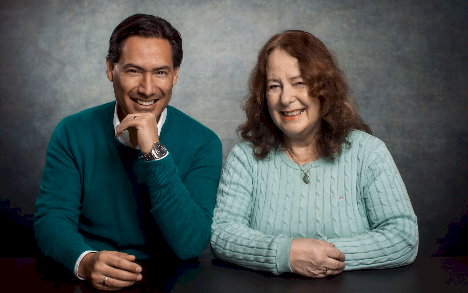 Psykiatern Simon Kyaga skrev bok om visdom med sin mamma