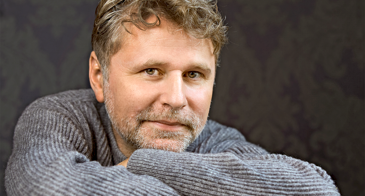 Shanti Roney växte upp i kollektiv: ”Vi åkte på märkliga fester i ...