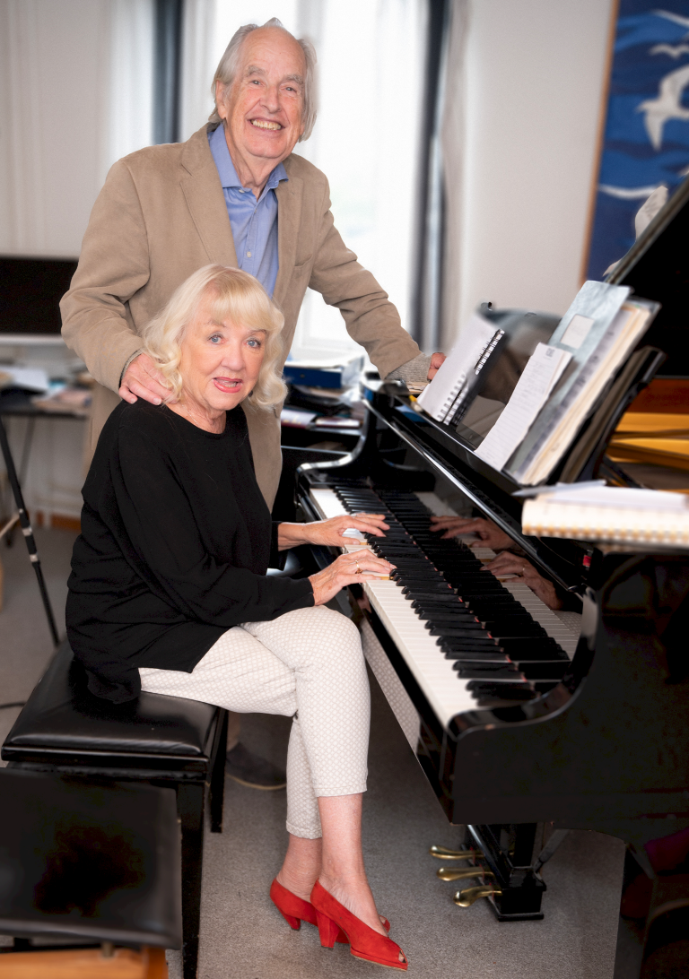 Monica och Carl-Axel Dominique – duon som vägrar ta det piano - Icakuriren