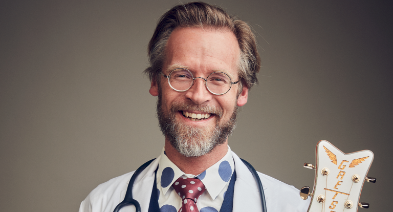Läkaren Henrik Widegrens låtar om sjukvård sprider sig - Icakuriren