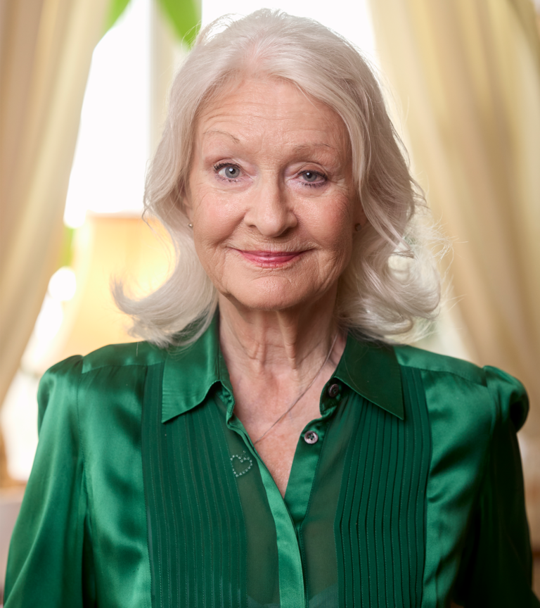 Alexandra Charles gick från nattklubbsdrottning till folkbildare ...