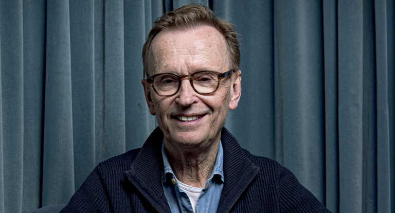 Johan Ulveson har alltid varit blyg: ”Jag klarar mig genom att fåna mig ...