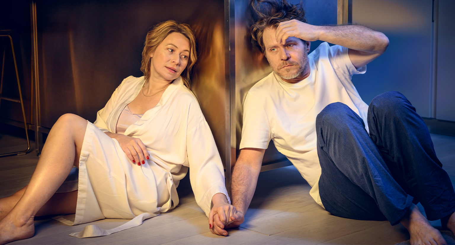 Roligt och dråpligt när Frida Hallgren tar sig an relationsdrama: ”Det ...