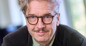 Tomas Alfredson om pappa Hasse och tragedin i barndomen: ”Jag har ...