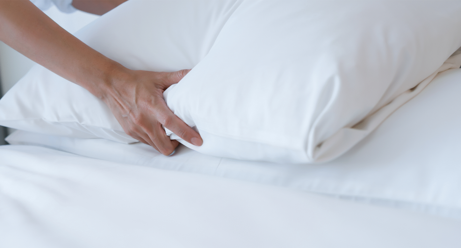 Roligt och dråpligt när Frida Hallgren tar sig an relationsdrama: ”Det ...